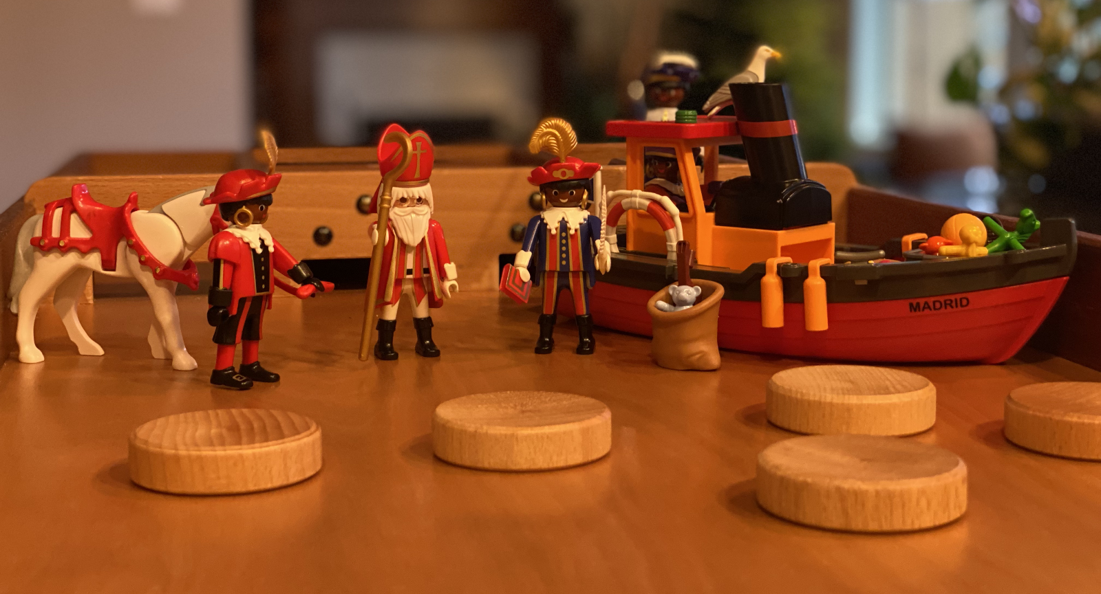 Dutch Games - Importer of the Sjoelbak - Dutch Shuffleboard